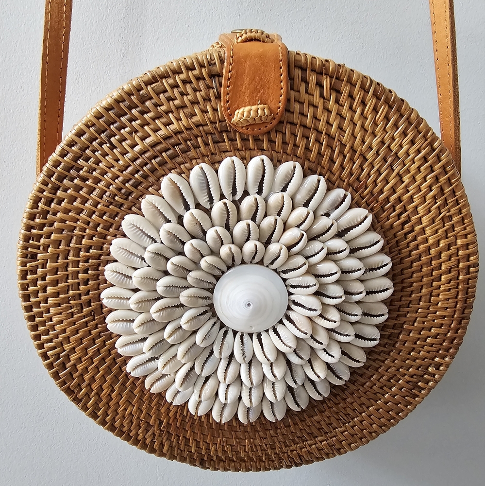 Gorgeous Street Level Round Rattan Woven Purse With L… - Gem